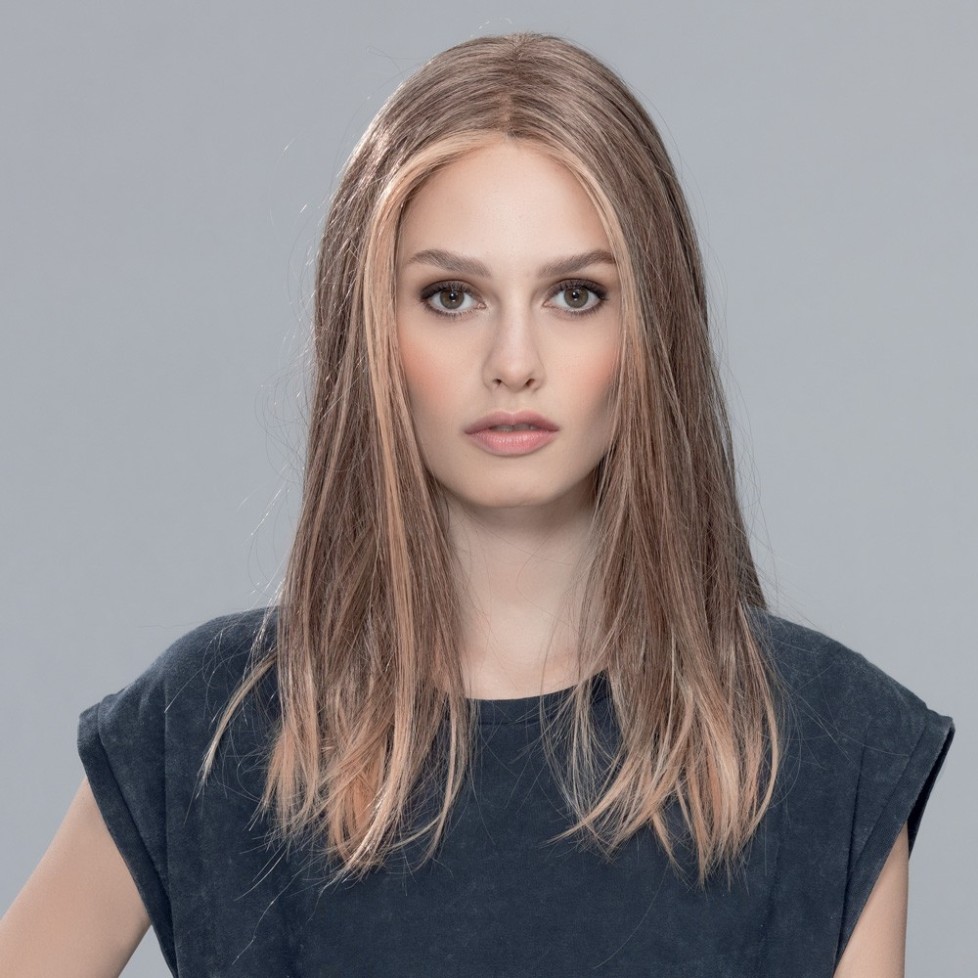 Perruque longue monofilament, un look tendance
